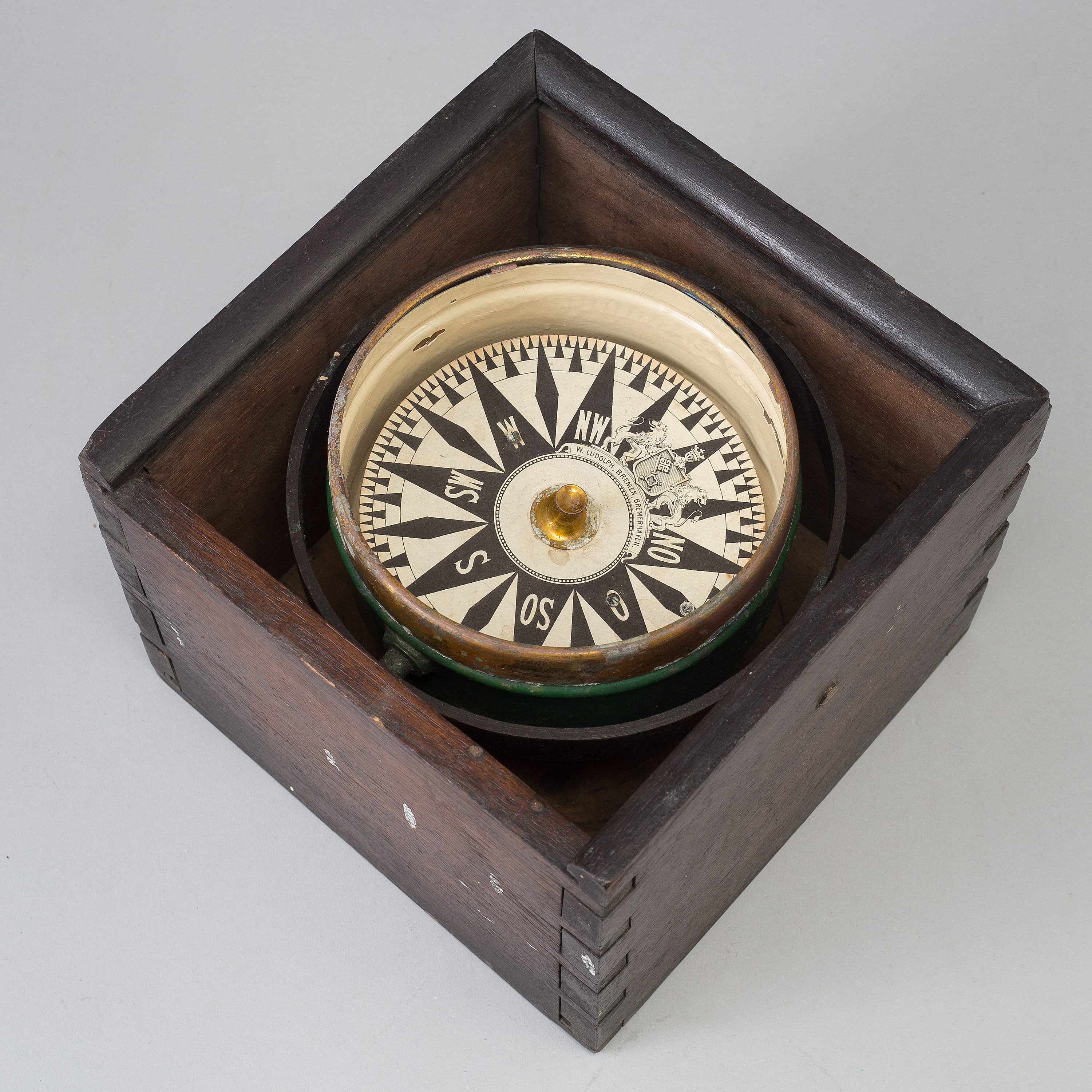 Two nautical objects, 20th century. - Bukowskis