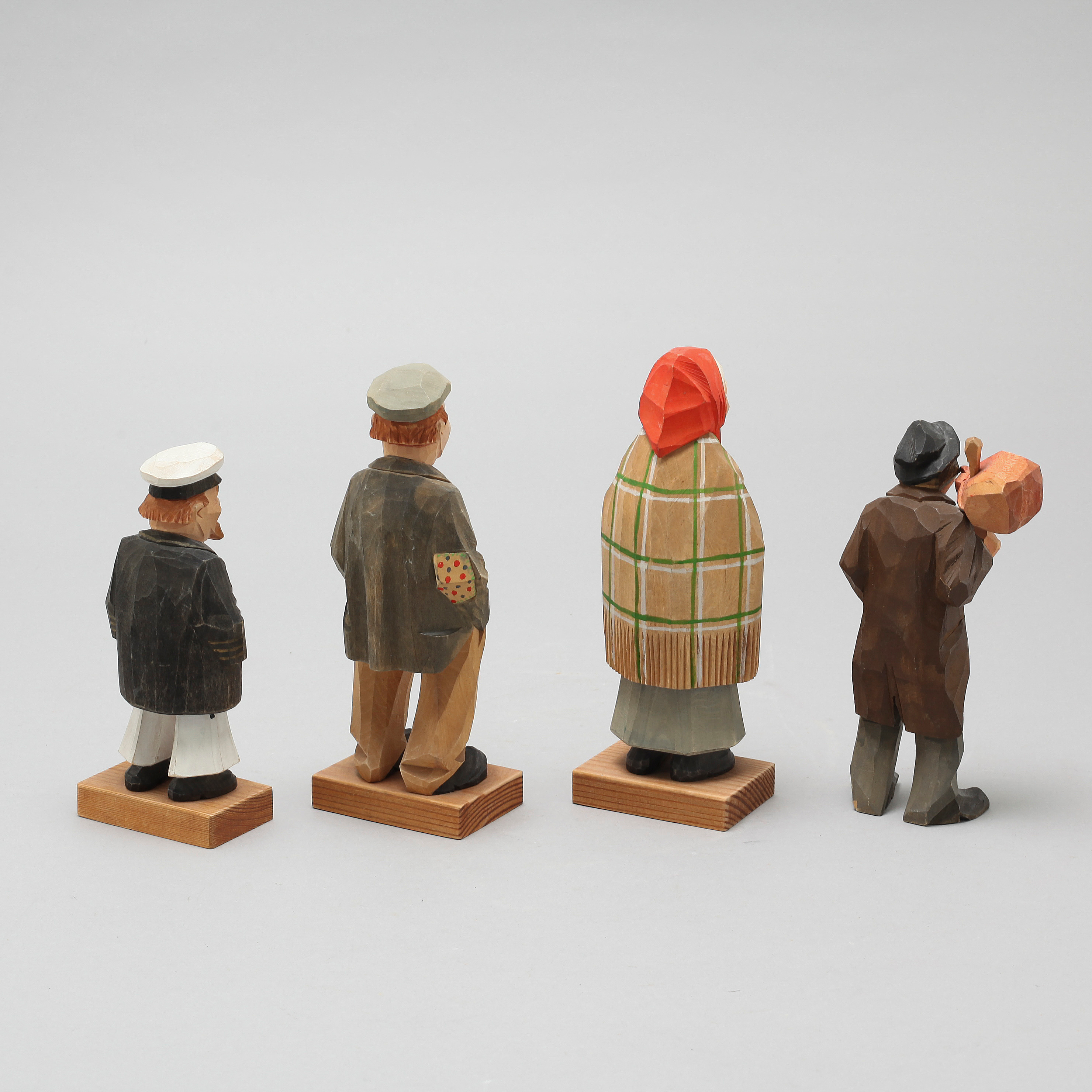 CARL OLOF TRYGG, träskulpturer, 4 st, tre signerade. - Bukowskis