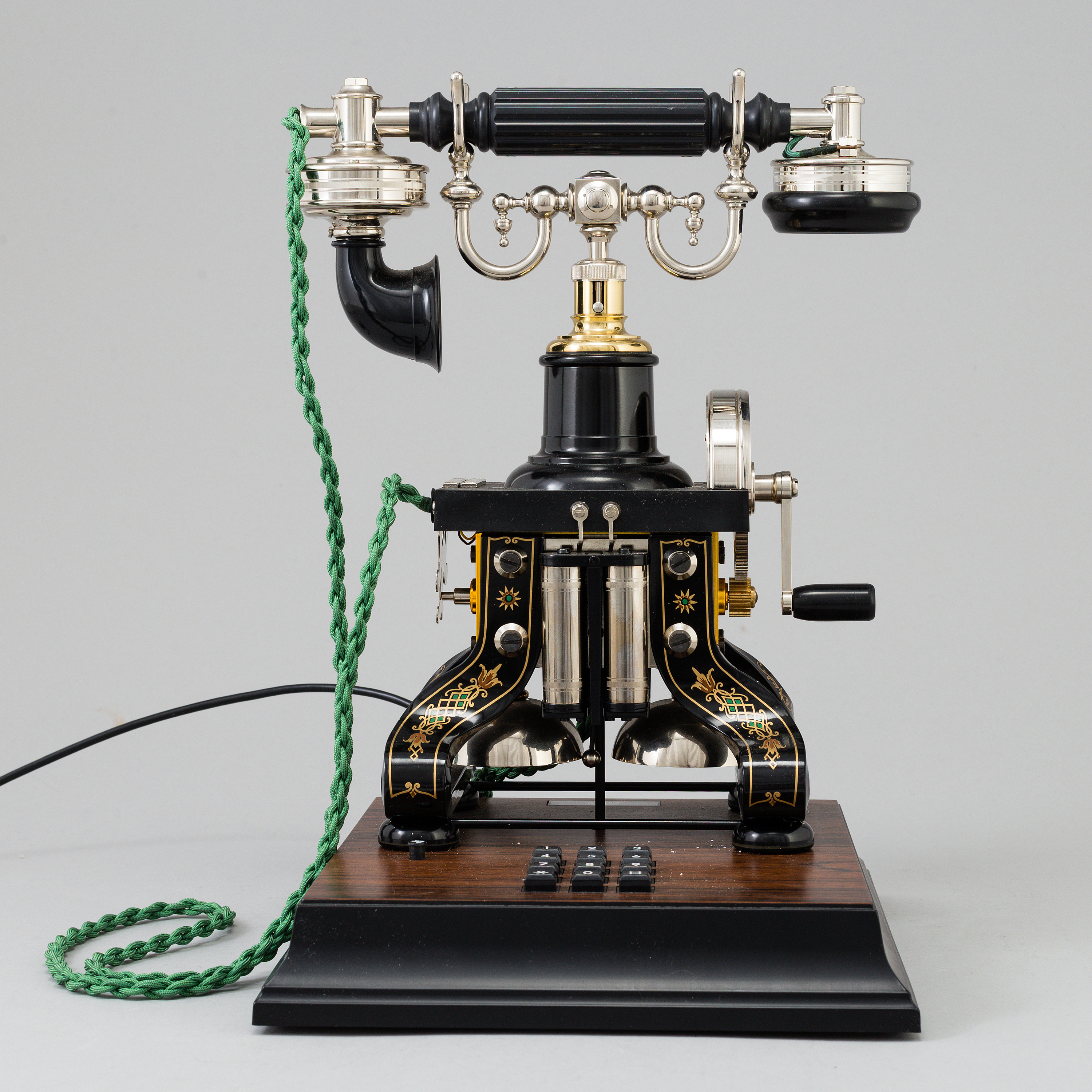 A late 20th century telephone. - Bukowskis