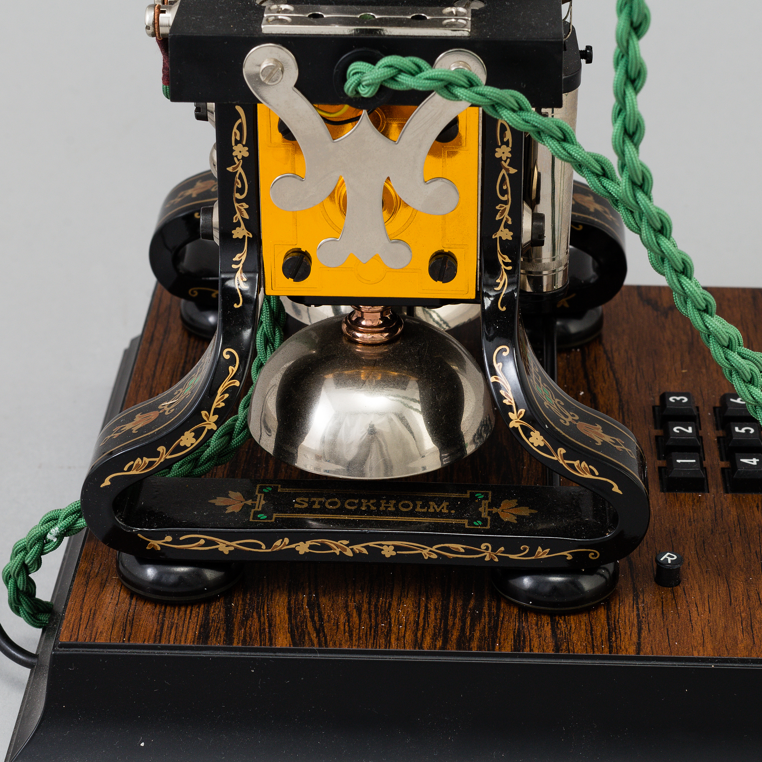 A late 20th century telephone. - Bukowskis