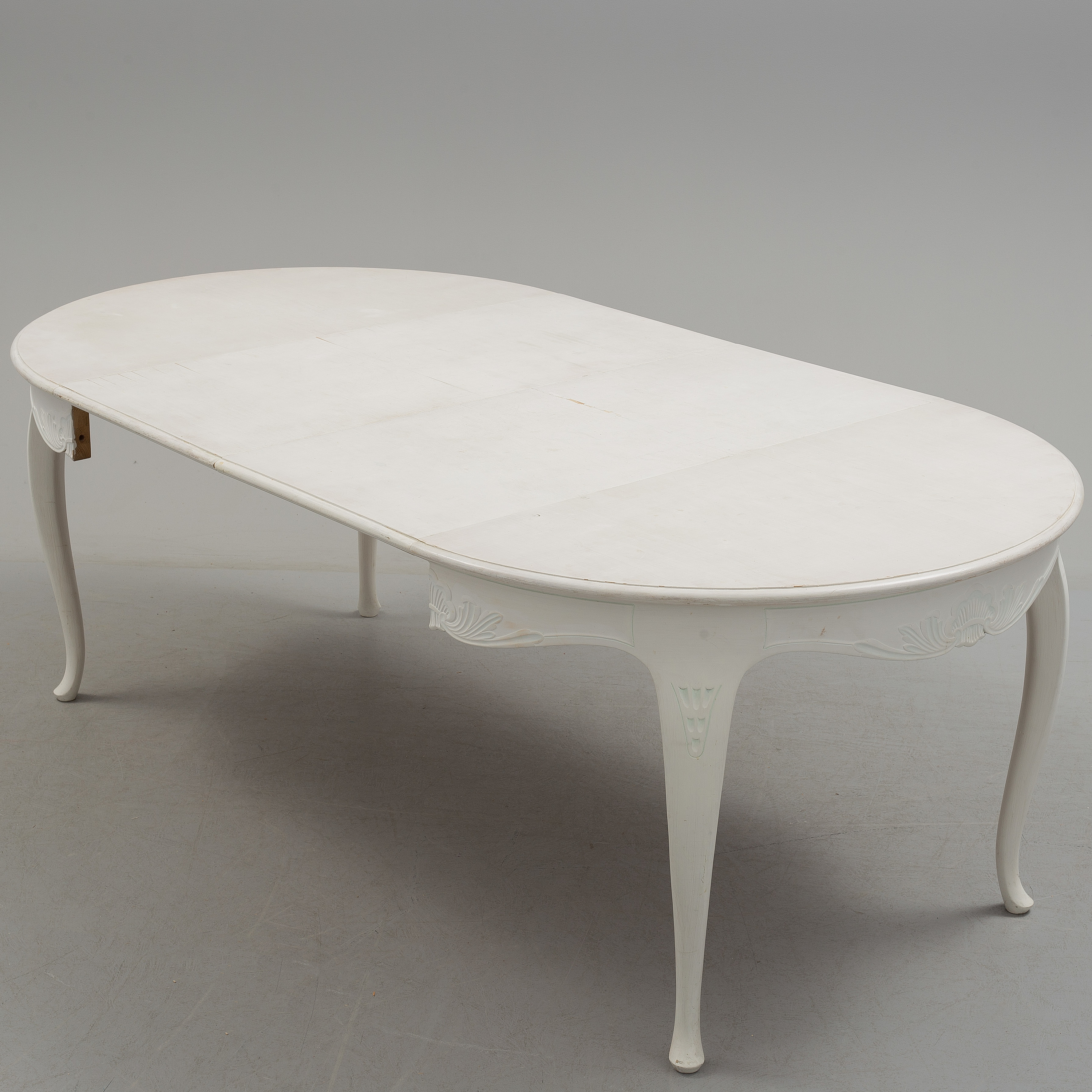 a rococo-style dining table from the 20th century. - Bukowskis