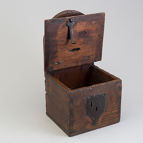 A WOODEN OFFERING BOX, probably 17th century. - Bukowskis
