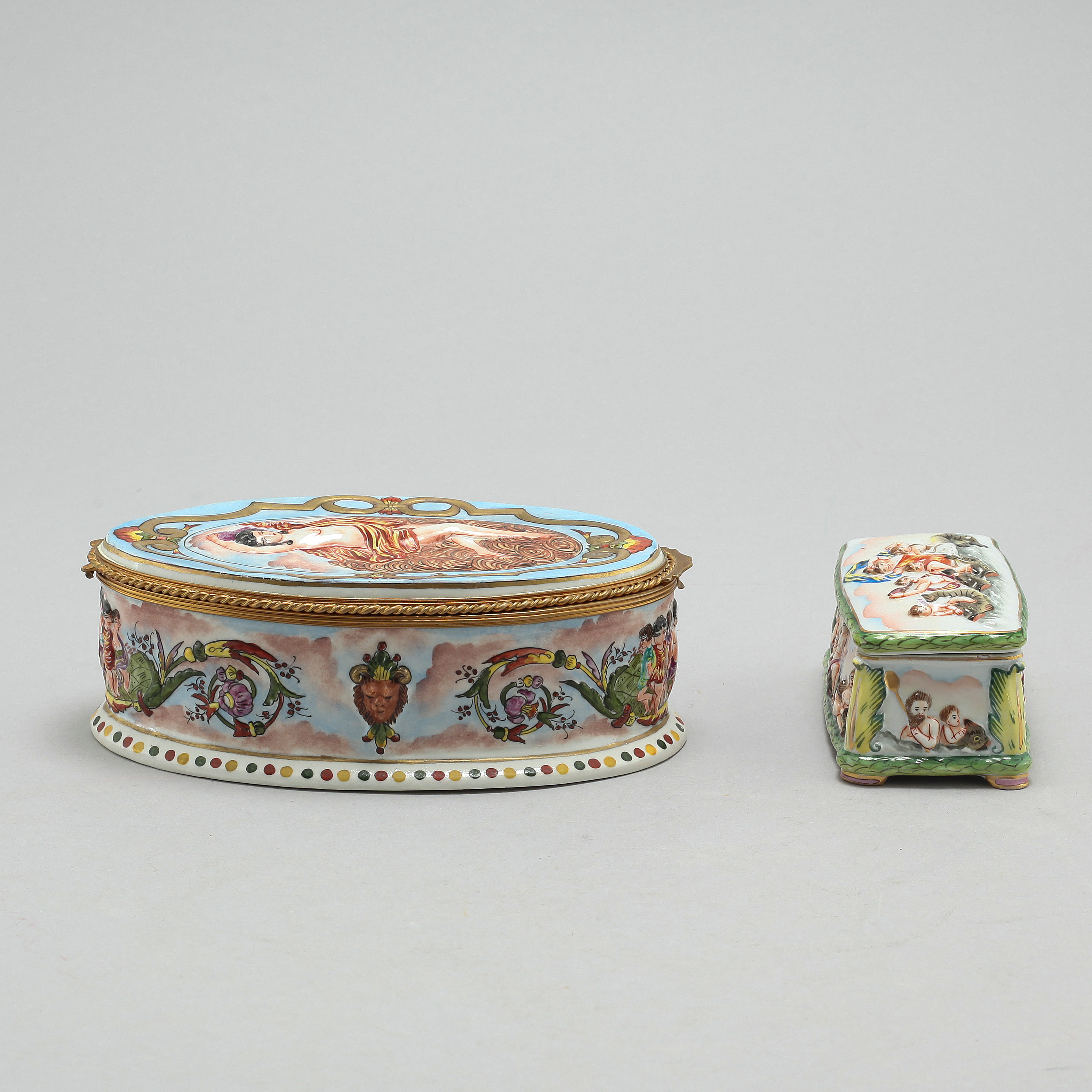 Two porcelain boxes in Capo di Monte style, 20th century. - Bukowskis