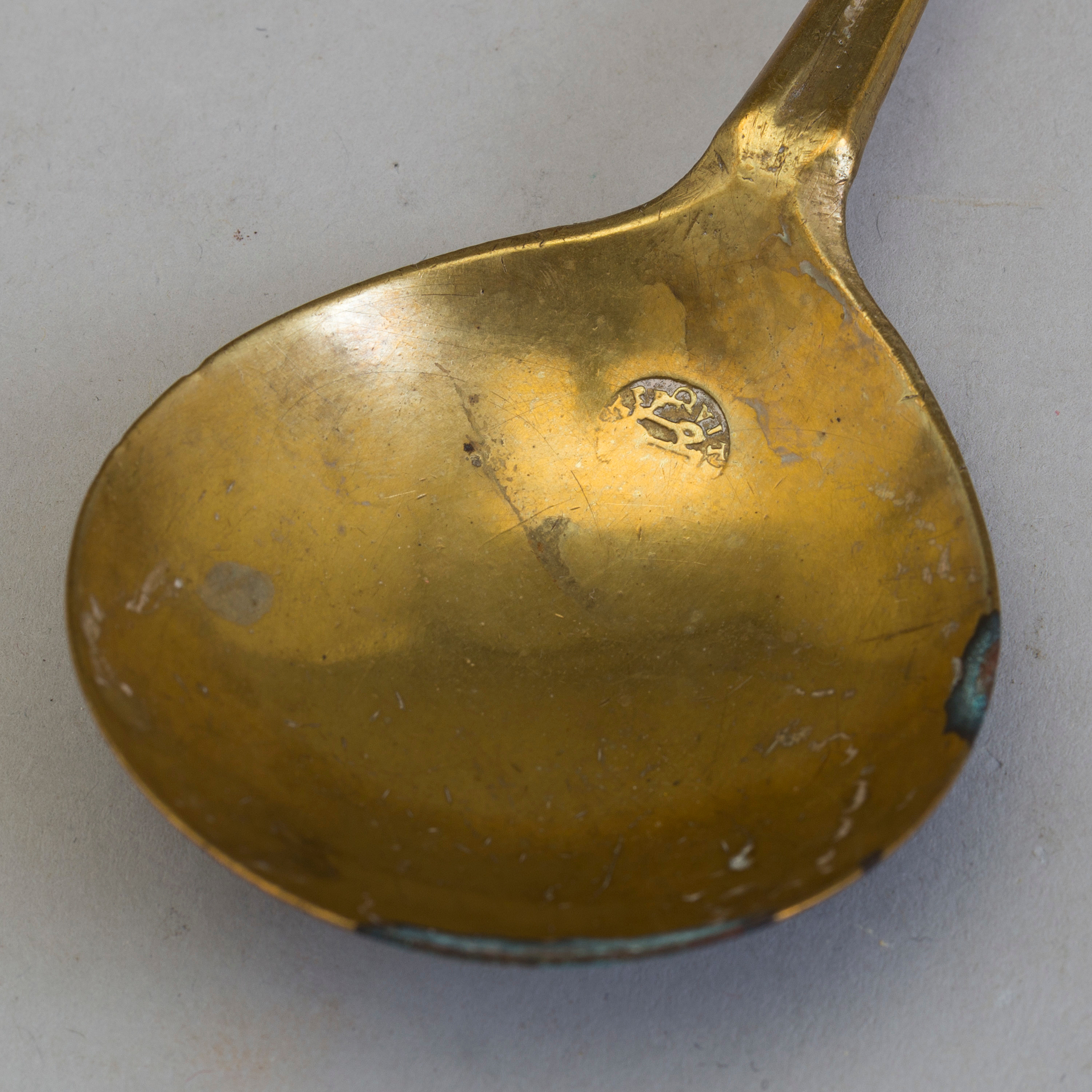 SKEDAR, 2 st, mässing. 17-1800-tal. - Bukowskis