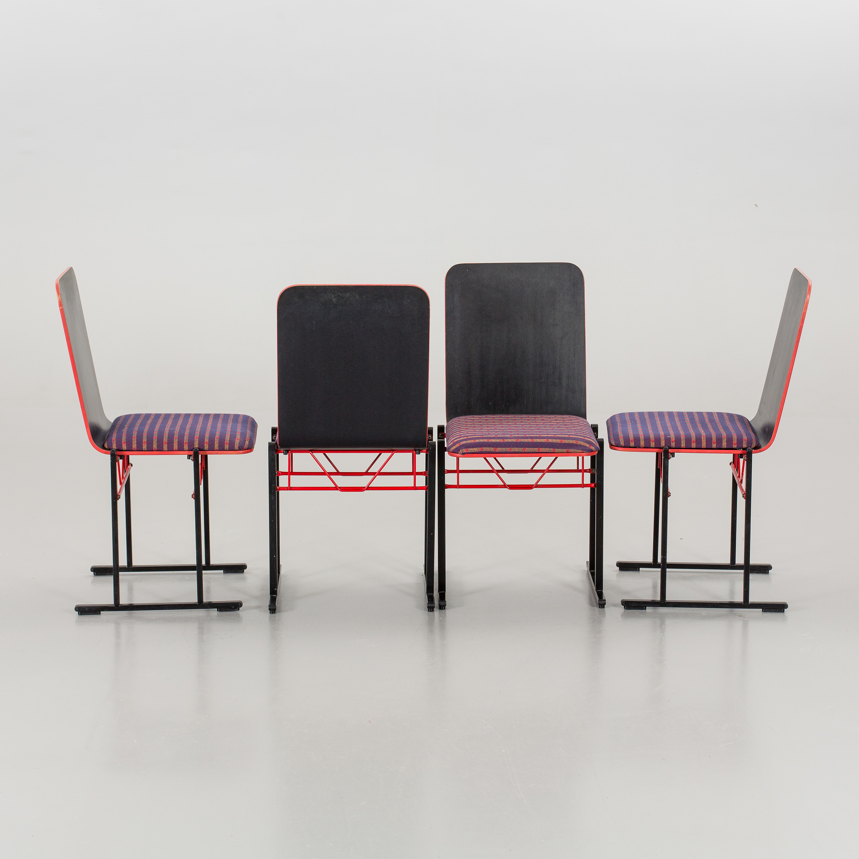 YRJÖ KUKKAPURO, table with four chairs Avarte Finland. - Bukowskis