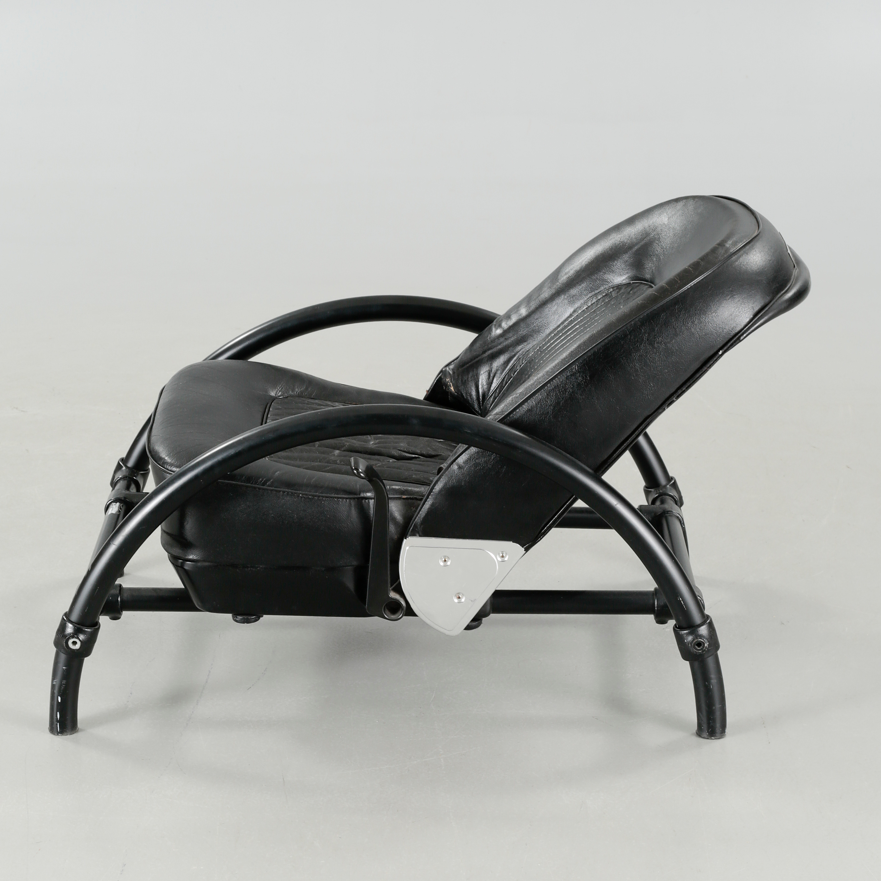 "Rover chair" by Ron Arad, One Off Ltd, London, 1980s. - Bukowskis