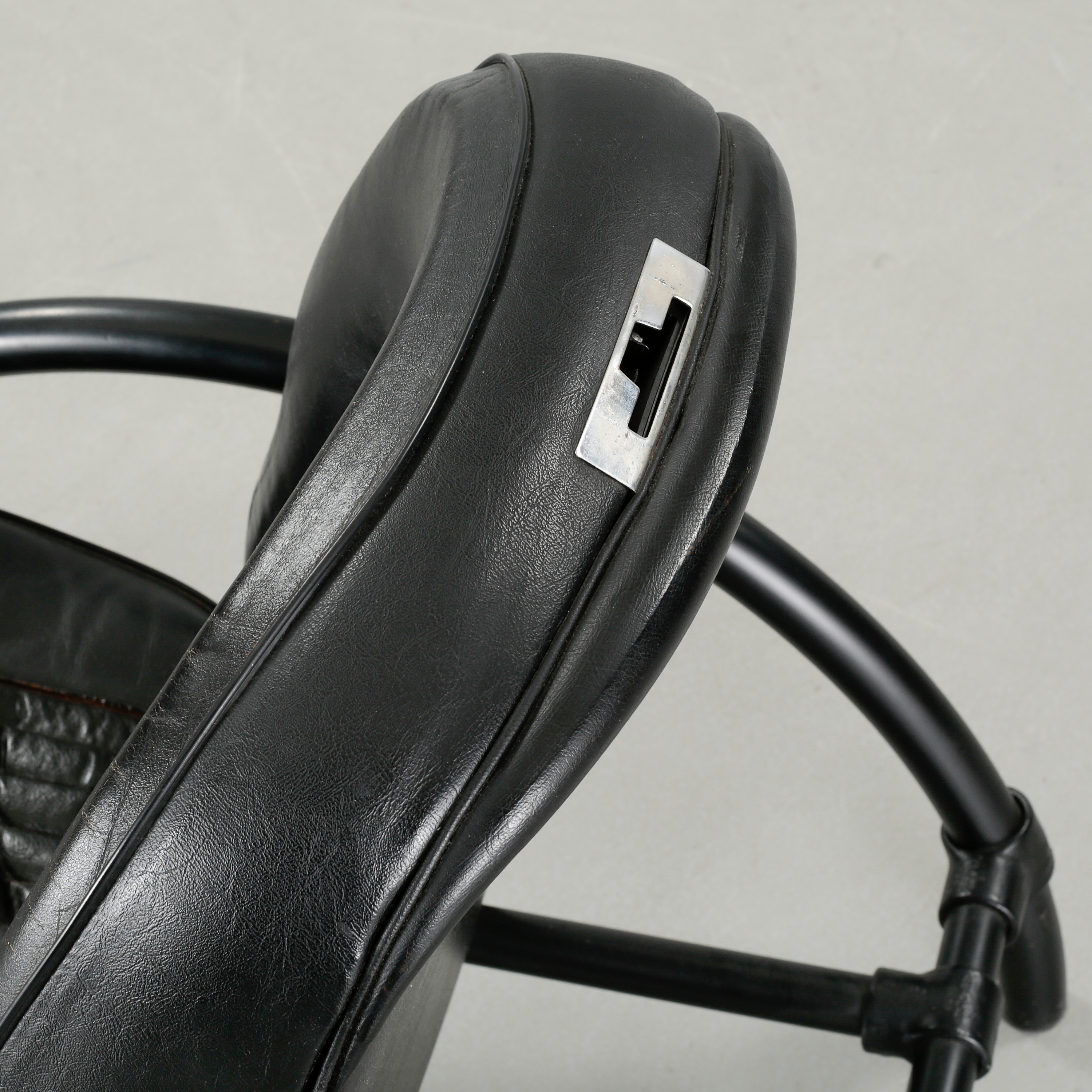 "Rover chair" by Ron Arad, One Off Ltd, London, 1980s. - Bukowskis