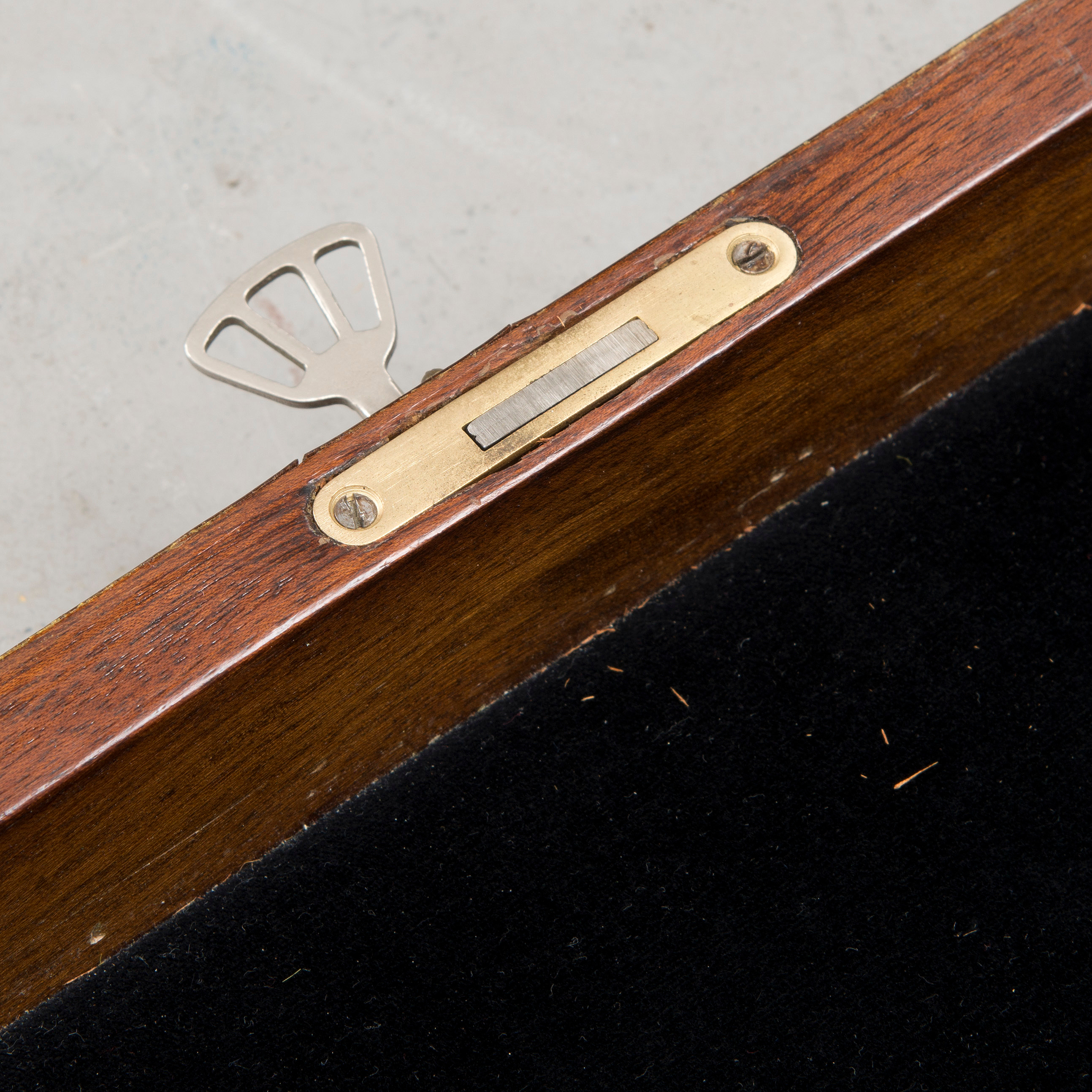 A mid-20th Century showcase drawer. - Bukowskis