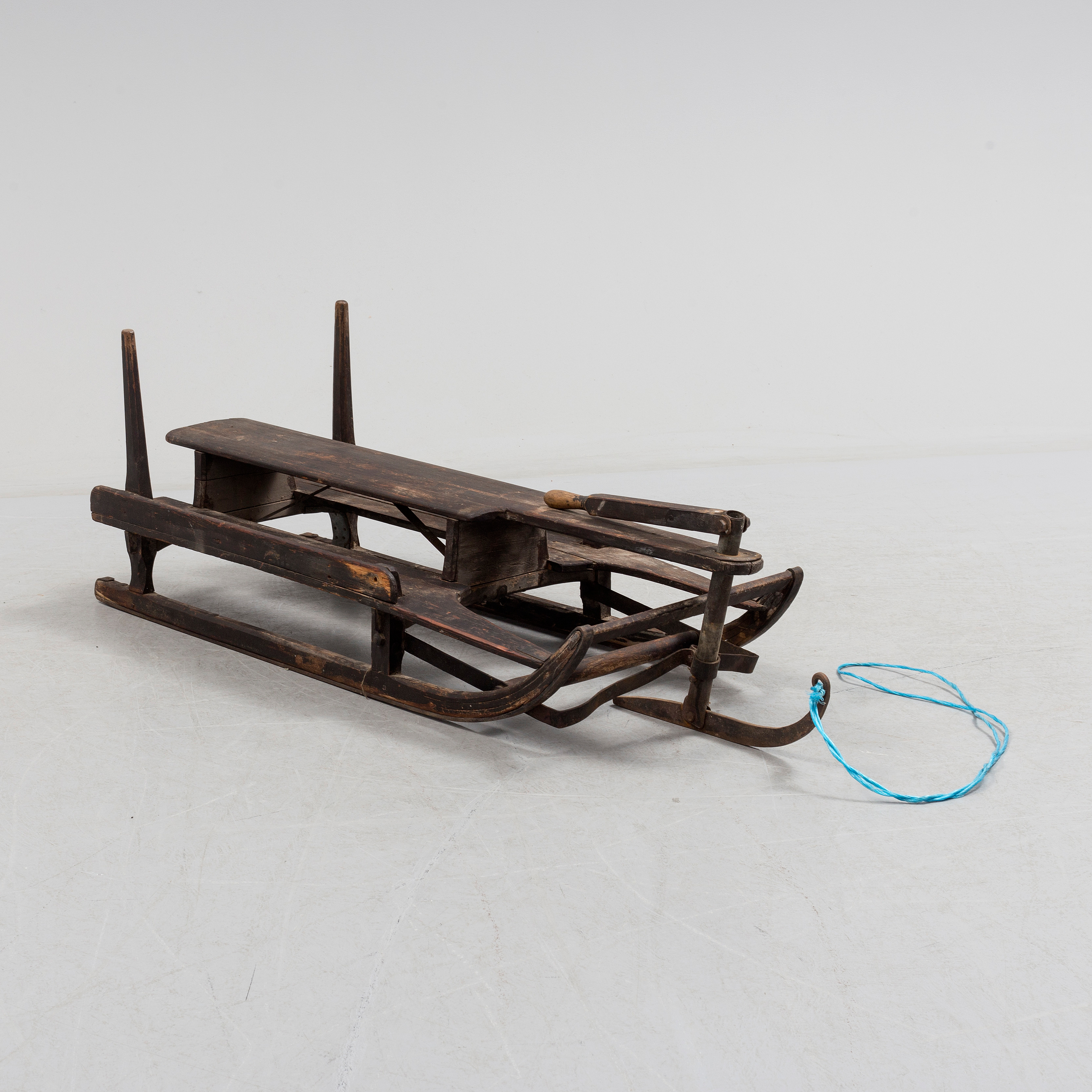 a 19th century pine and metal sledge. - Bukowskis