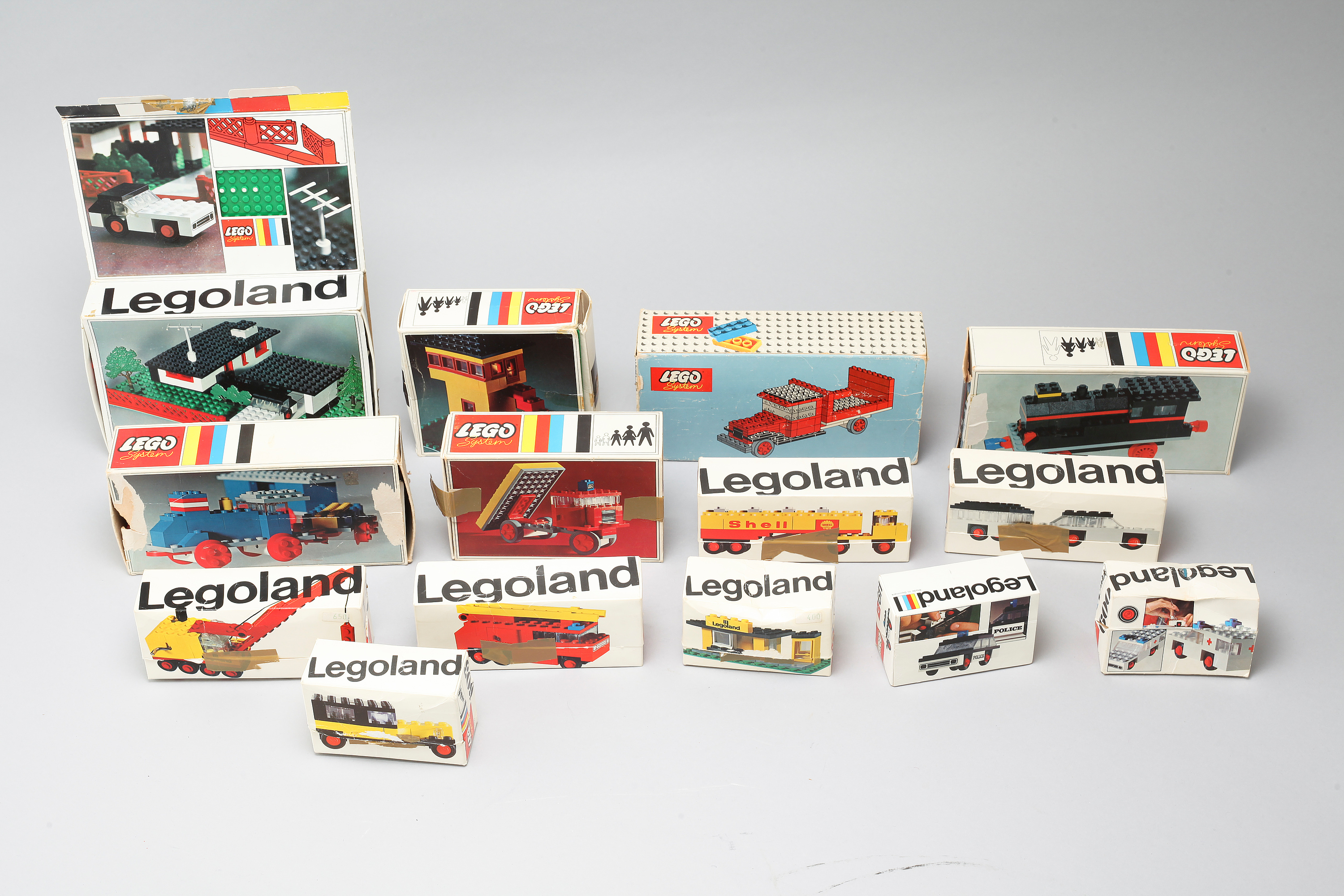 PARTI LEGO, 14 kartonger, 1900-talets andra hälft. - Bukowskis