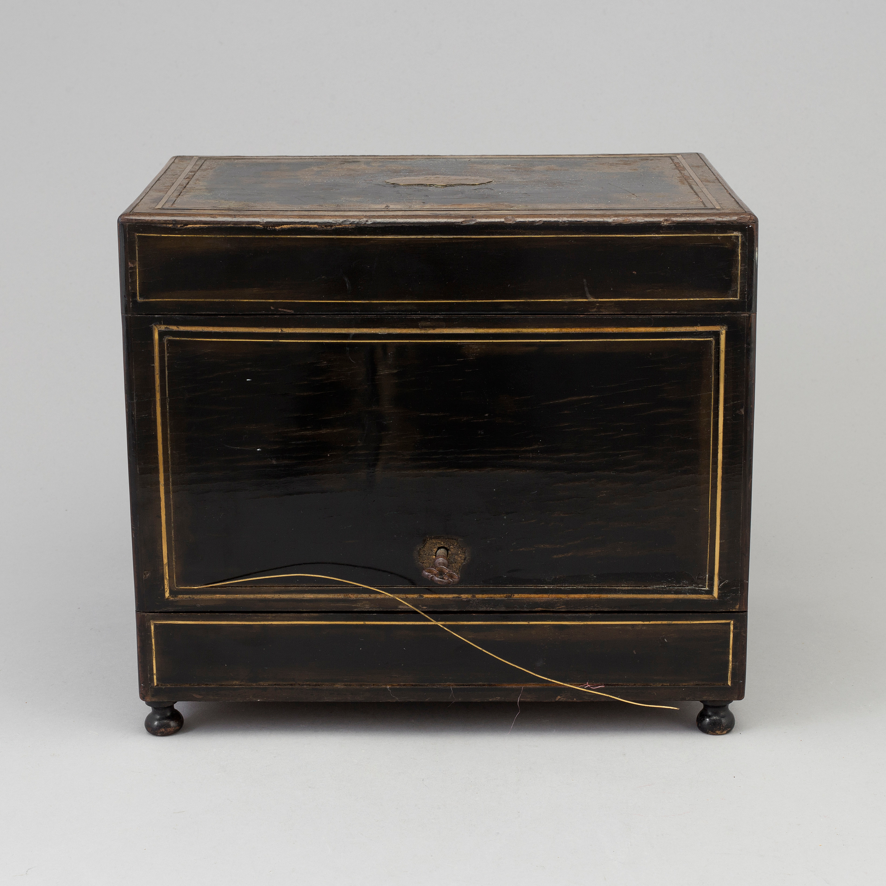 A seventeen part liquor casket set late 1800s. - Bukowskis