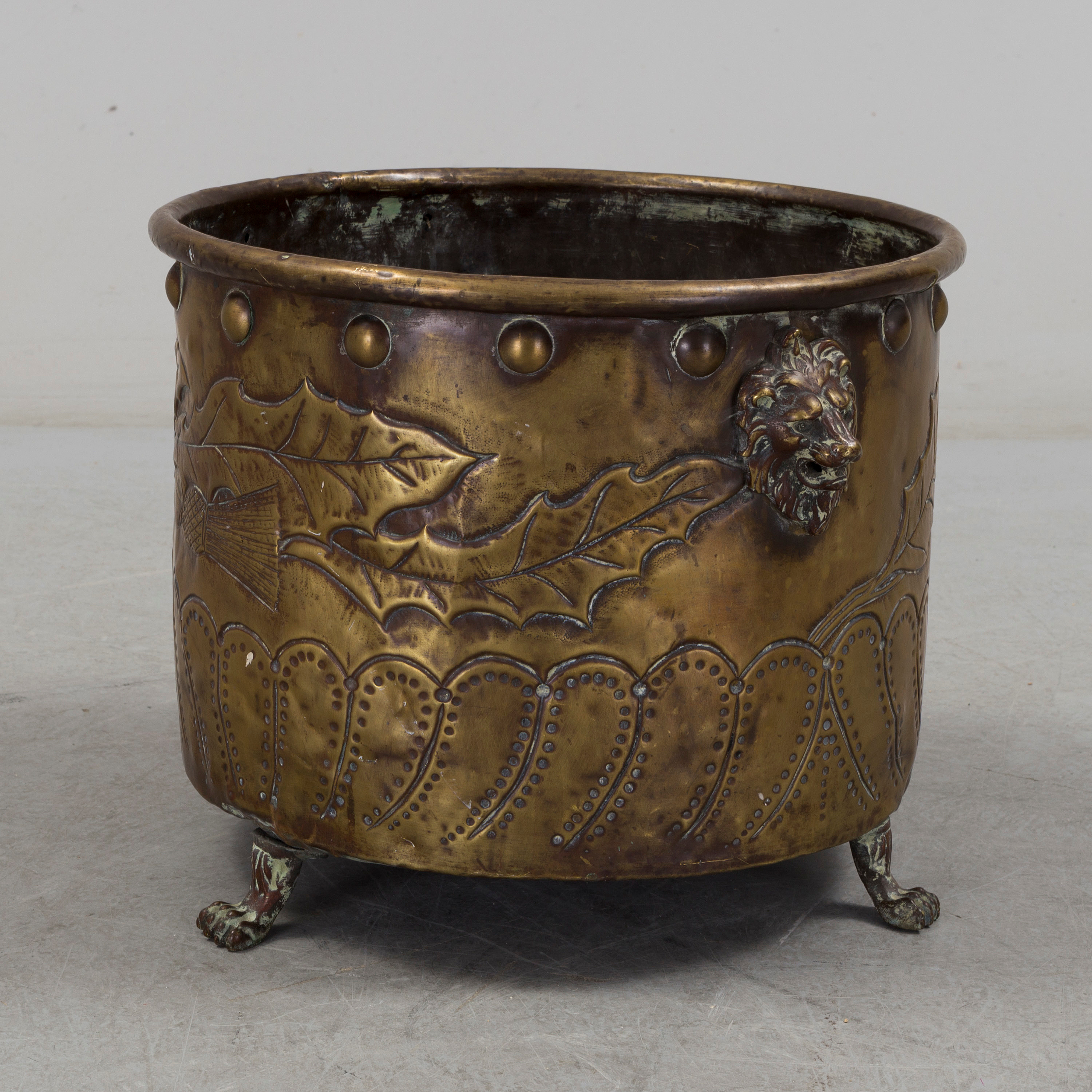 A brass Baroque style plant pot, 19th Century. - Bukowskis